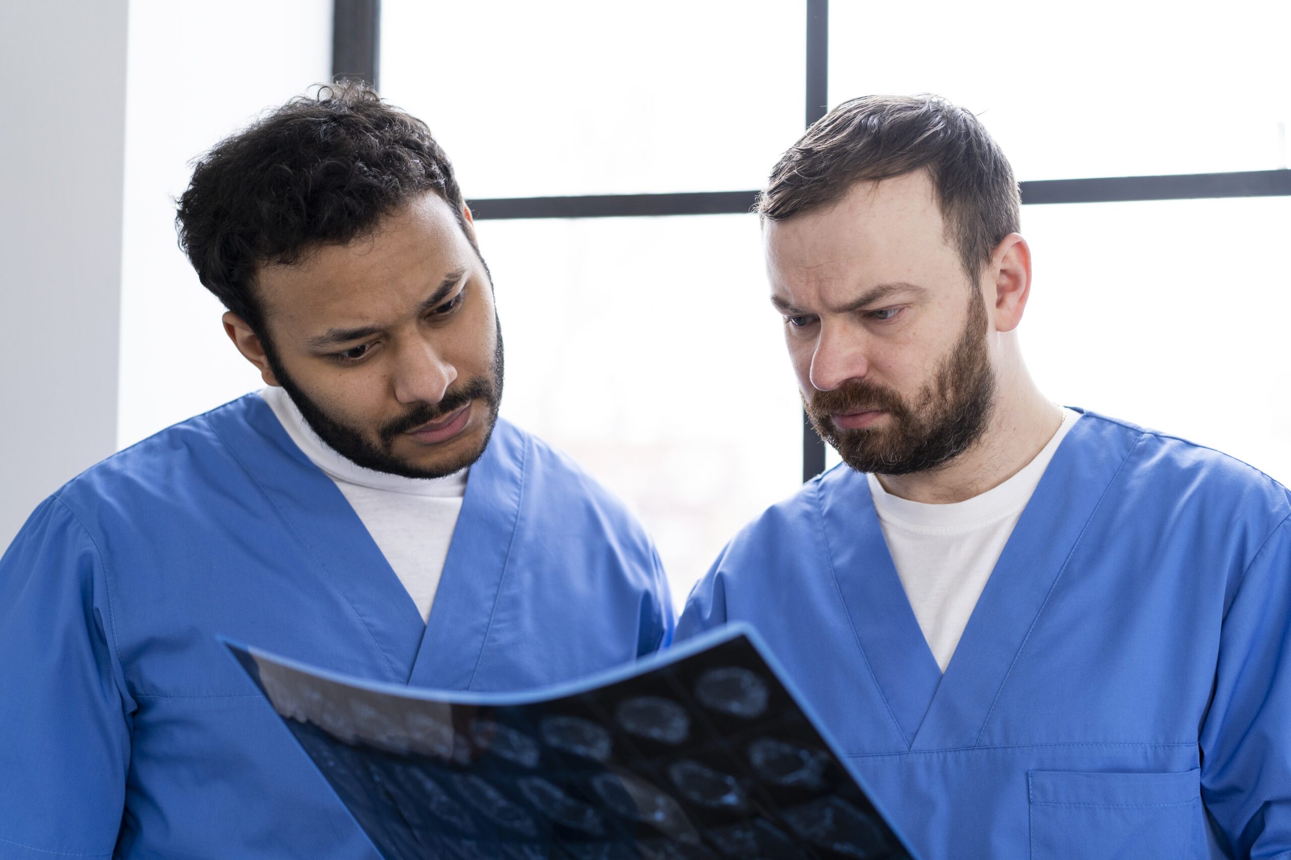 RN vs PN Key Differences in Roles and Responsibilities